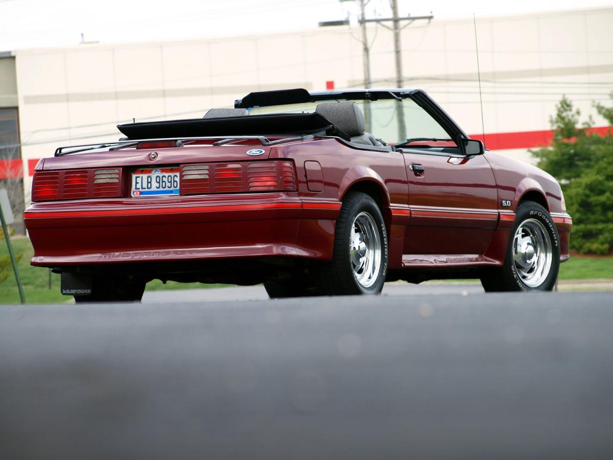Ford Mustang technical specifications and fuel economy